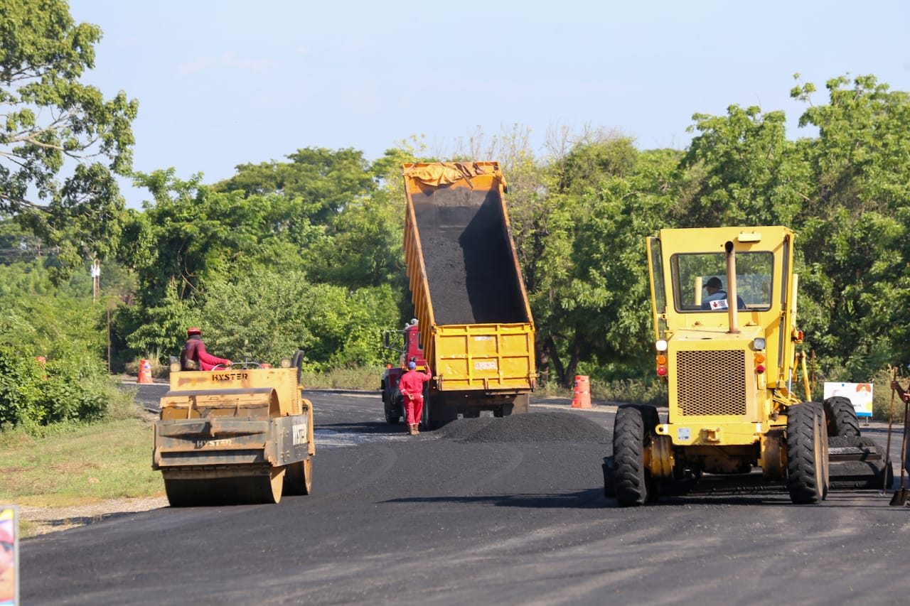6 mil toneladas de asfalto en la autopista Lara-Zulia - Panorama Online